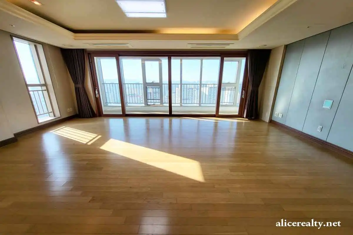 Park Tower 60 Type Alice Realty park-tower-60-type-alice-realty